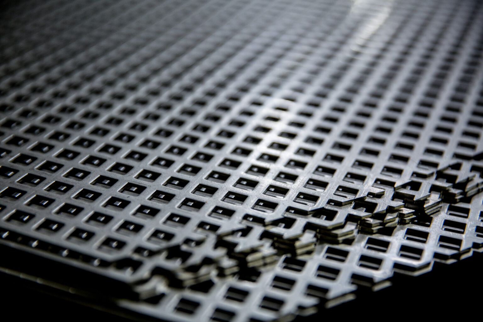 Blech Metall Schneiden / Stanzen hbk metallbearbeitung